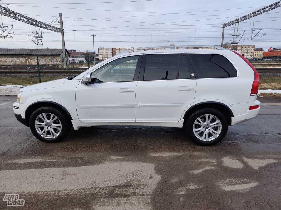 White Volvo XC90 2013 in Siauliai, with an engine capacity of 3.20 L and mileage of 301 thousand km for 8100 €, photo 9 on AUTOMOTO.COM.LV