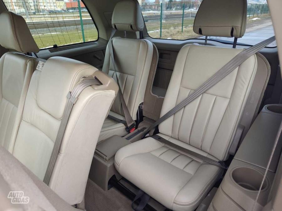 White Volvo XC90 2013 in Siauliai, with an engine capacity of 3.20 L and mileage of 301 thousand km for 8100 €, photo 17 on AUTOMOTO.COM.LV