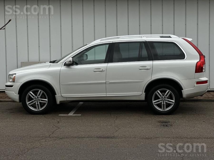 Balts Volvo XC90 2013 Rīga, ar dzinēja tilpumu 2.40 L un nobraukumu 292 tūkst. km par 9600 €, foto 3 vietnē AUTOMOTO.COM.LV