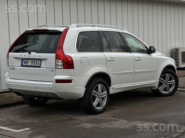 Balts Volvo XC90 2013 Rīga, ar dzinēja tilpumu 2.40 L un nobraukumu 292 tūkst. km par 9600 €, foto 3 vietnē AUTOMOTO.COM.LV