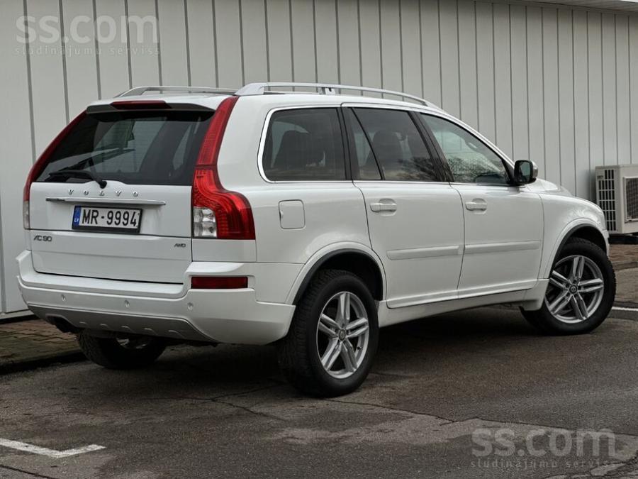 Balts Volvo XC90 2013 Rīga, ar dzinēja tilpumu 2.40 L un nobraukumu 292 tūkst. km par 9600 €, foto 4 vietnē AUTOMOTO.COM.LV