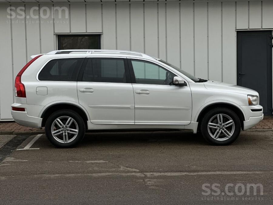 Balts Volvo XC90 2013 Rīga, ar dzinēja tilpumu 2.40 L un nobraukumu 292 tūkst. km par 9600 €, foto 6 vietnē AUTOMOTO.COM.LV