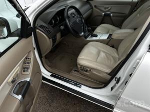 Balts Volvo XC90 2013 Rīga, ar dzinēja tilpumu 2.40 L un nobraukumu 292 tūkst. km par 9600 €, foto 11 vietnē AUTOMOTO.COM.LV