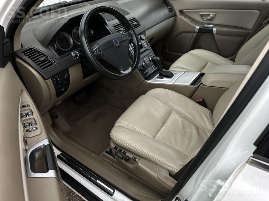 Balts Volvo XC90 2013 Rīga, ar dzinēja tilpumu 2.40 L un nobraukumu 292 tūkst. km par 9600 €, foto 13 vietnē AUTOMOTO.COM.LV