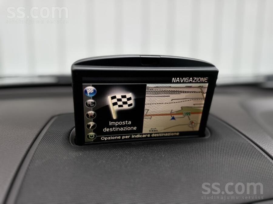 Balts Volvo XC90 2013 Rīga, ar dzinēja tilpumu 2.40 L un nobraukumu 292 tūkst. km par 9600 €, foto 14 vietnē AUTOMOTO.COM.LV