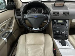 Balts Volvo XC90 2013 Rīga, ar dzinēja tilpumu 2.40 L un nobraukumu 292 tūkst. km par 9600 €, foto 15 vietnē AUTOMOTO.COM.LV