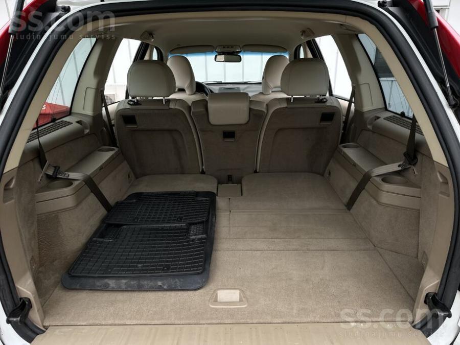 Balts Volvo XC90 2013 Rīga, ar dzinēja tilpumu 2.40 L un nobraukumu 292 tūkst. km par 9600 €, foto 23 vietnē AUTOMOTO.COM.LV