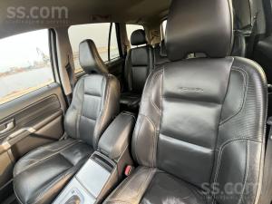 White Volvo XC90 2013 in Riga, with an engine capacity of 2.40 L and mileage of 300 thousand km for 9650 €, photo 9 on AUTOMOTO.COM.LV