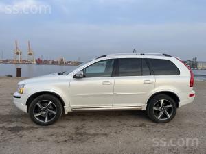 White Volvo XC90 2013 in Riga, with an engine capacity of 2.40 L and mileage of 300 thousand km for 9650 €, photo 13 on AUTOMOTO.COM.LV