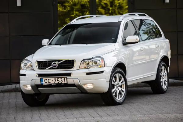 Balts Volvo XC90 2013 Jelgava, ar dzinēja tilpumu 2.40 L un nobraukumu 295 tūkst. km par 11100 €, foto 1 vietnē AUTOMOTO.COM.LV