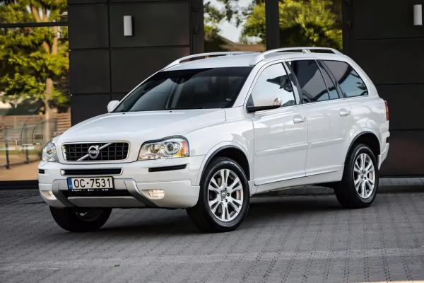 Balts Volvo XC90 2013 Jelgava, ar dzinēja tilpumu 2.40 L un nobraukumu 295 tūkst. km par 11100 €, foto 5 vietnē AUTOMOTO.COM.LV