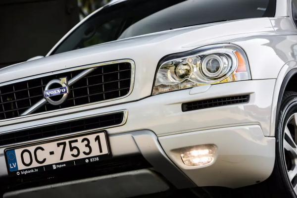 Balts Volvo XC90 2013 Jelgava, ar dzinēja tilpumu 2.40 L un nobraukumu 295 tūkst. km par 11100 €, foto 7 vietnē AUTOMOTO.COM.LV