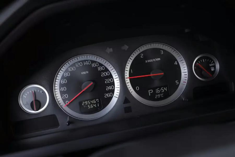 Белый Вольво ХС90 2013 в Елгава, объемом двигателя 2.40 л и пробегом 295 тыс. км за 11100 €, фото 31 на AUTOMOTO.COM.LV