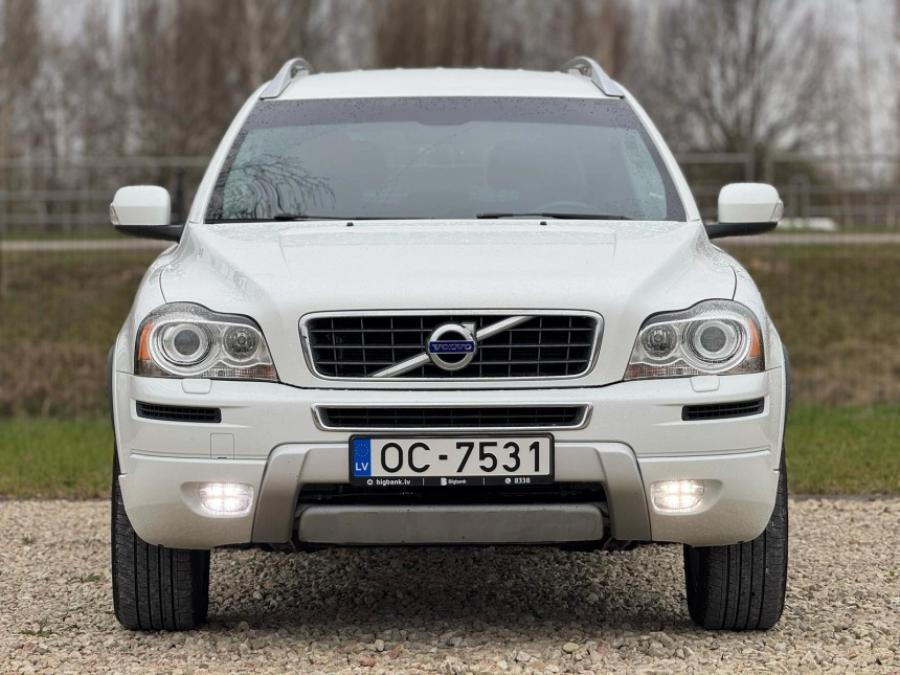 Balts Volvo XC90 2013 Rīga, ar dzinēja tilpumu 2.40 L un nobraukumu 295 tūkst. km par 11600 €, foto 3 vietnē AUTOMOTO.COM.LV