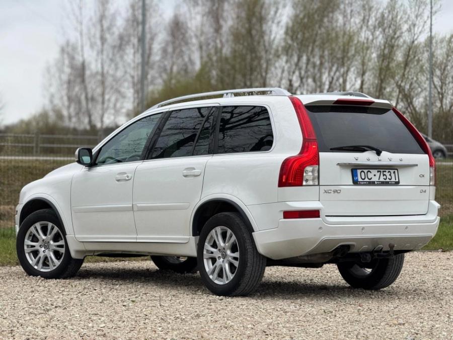 Balts Volvo XC90 2013 Rīga, ar dzinēja tilpumu 2.40 L un nobraukumu 295 tūkst. km par 11600 €, foto 8 vietnē AUTOMOTO.COM.LV