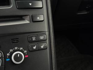 Balts Volvo XC90 2013 Rīga, ar dzinēja tilpumu 2.40 L un nobraukumu 295 tūkst. km par 11600 €, foto 18 vietnē AUTOMOTO.COM.LV
