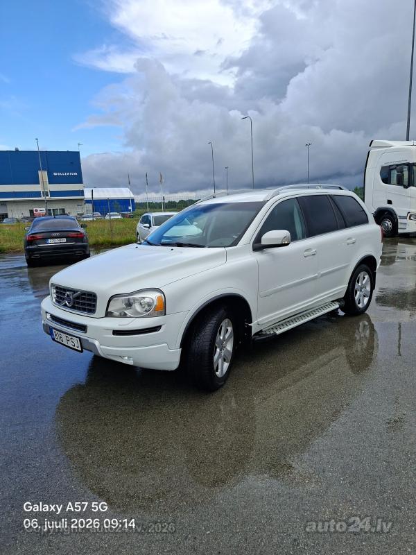 Balts Volvo XC90 2013 Tallina, ar dzinēja tilpumu 2.40 L un nobraukumu 246 tūkst. km par 13500 €, foto 1 vietnē AUTOMOTO.COM.LV