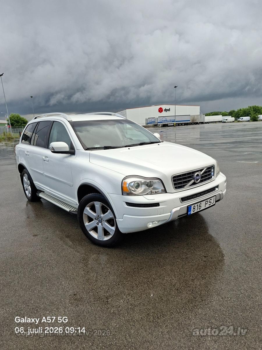 Balts Volvo XC90 2013 Tallina, ar dzinēja tilpumu 2.40 L un nobraukumu 246 tūkst. km par 13500 €, foto 3 vietnē AUTOMOTO.COM.LV