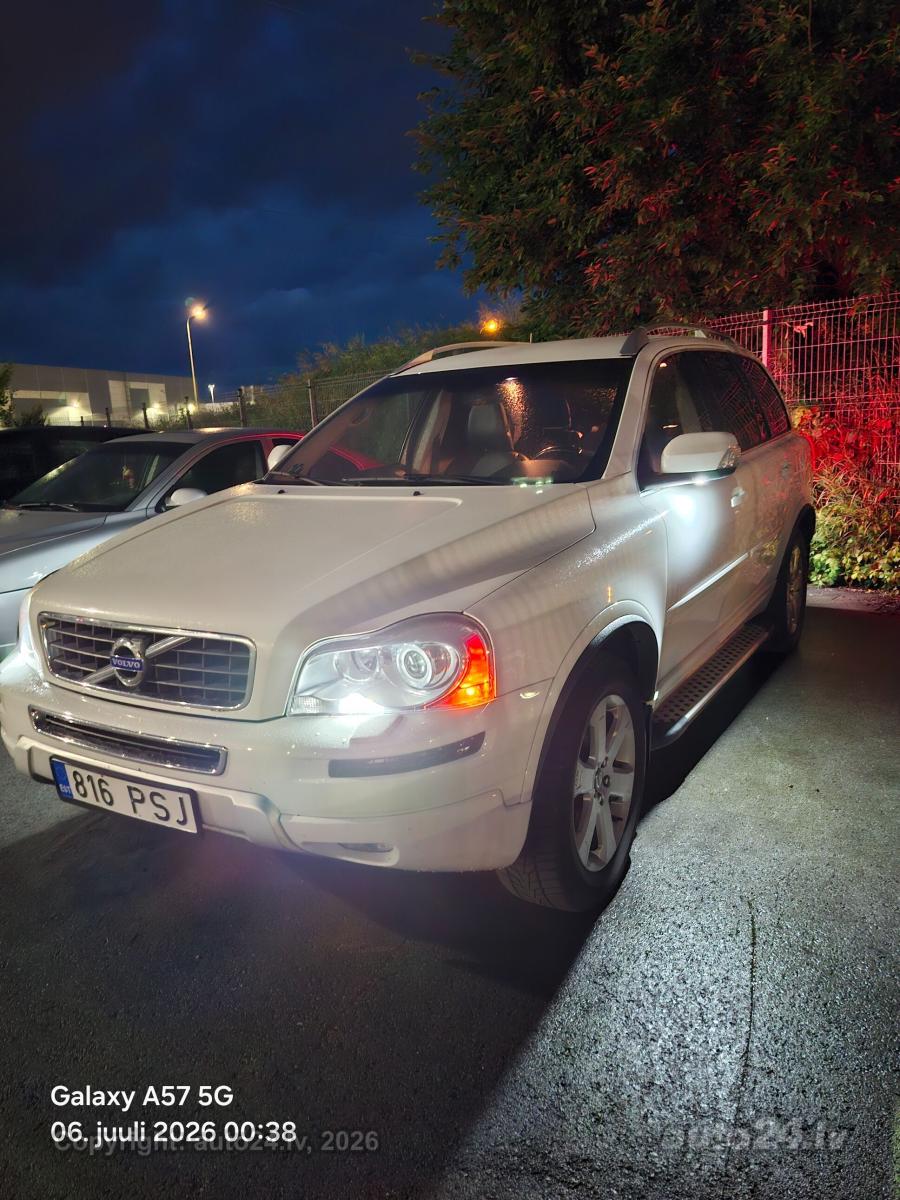 Balts Volvo XC90 2013 Tallina, ar dzinēja tilpumu 2.40 L un nobraukumu 246 tūkst. km par 13500 €, foto 4 vietnē AUTOMOTO.COM.LV
