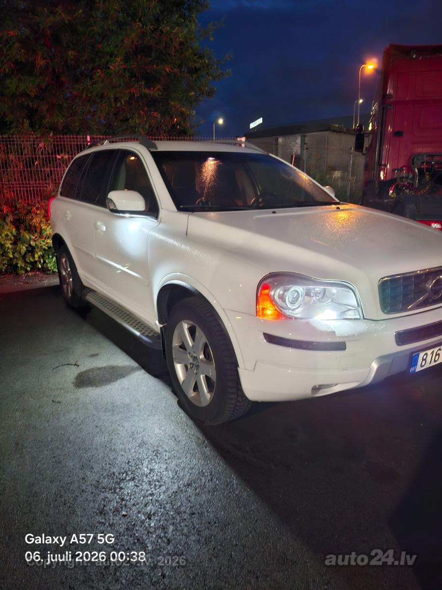 Balts Volvo XC90 2013 Tallina, ar dzinēja tilpumu 2.40 L un nobraukumu 246 tūkst. km par 13500 €, foto 5 vietnē AUTOMOTO.COM.LV