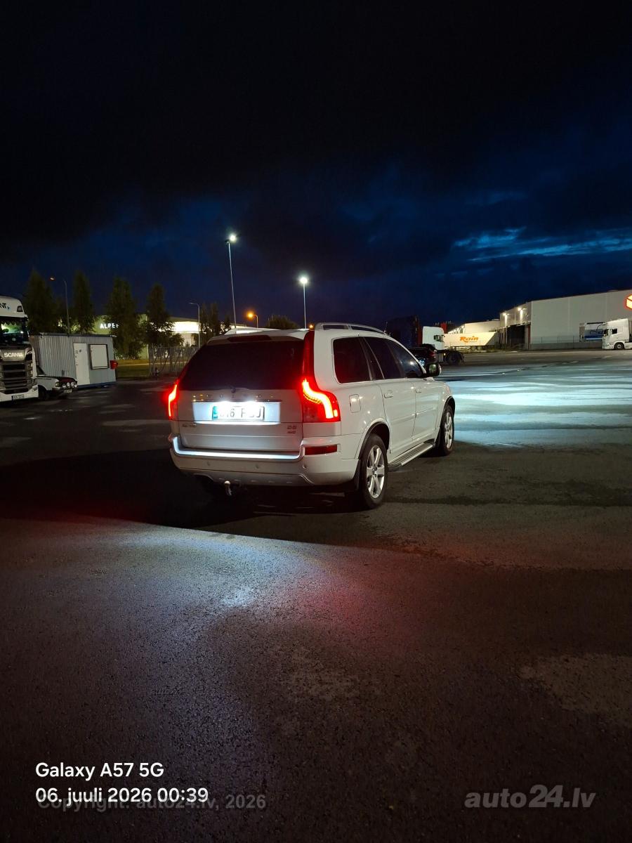 Balts Volvo XC90 2013 Tallina, ar dzinēja tilpumu 2.40 L un nobraukumu 246 tūkst. km par 13500 €, foto 7 vietnē AUTOMOTO.COM.LV