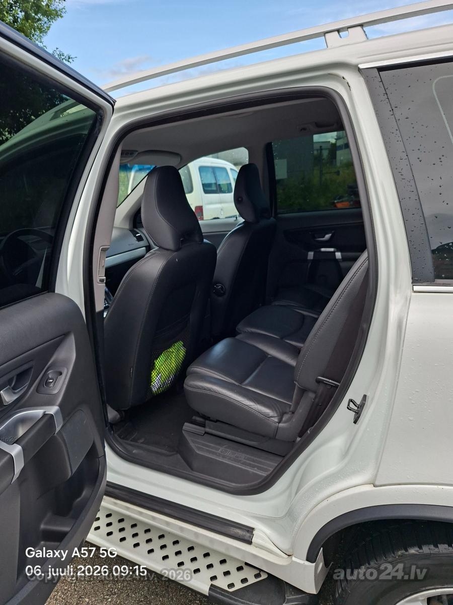 Balts Volvo XC90 2013 Tallina, ar dzinēja tilpumu 2.40 L un nobraukumu 246 tūkst. km par 13500 €, foto 16 vietnē AUTOMOTO.COM.LV