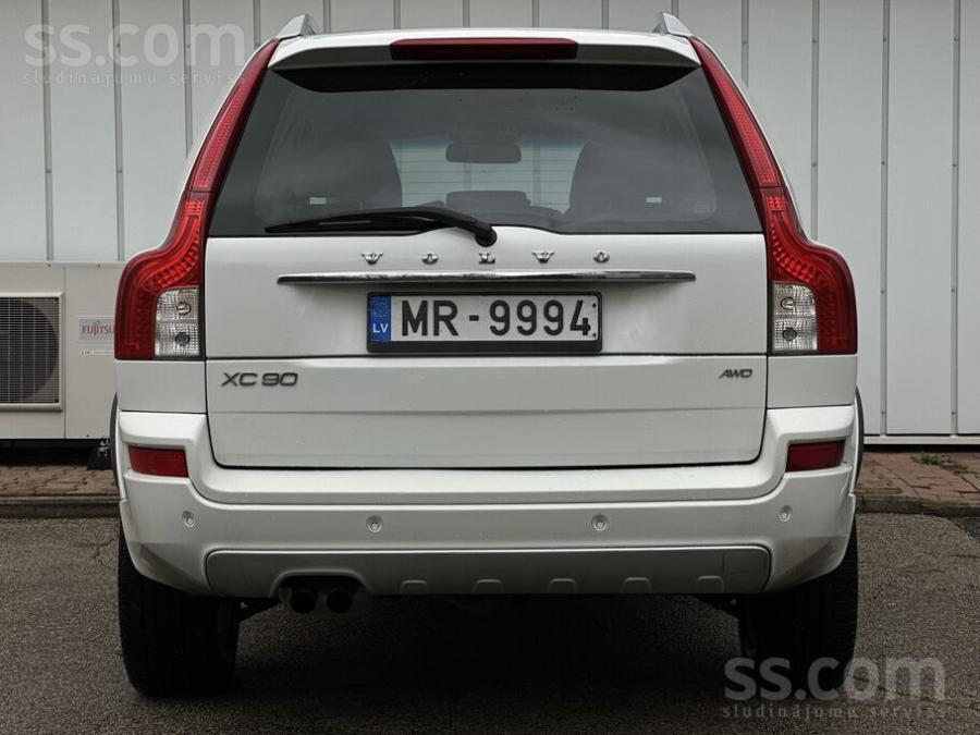 White Volvo XC90 2013 in Riga, with an engine capacity of 2.40 L and mileage of 292 thousand km for 9200 €, photo 27 on AUTOMOTO.COM.LV