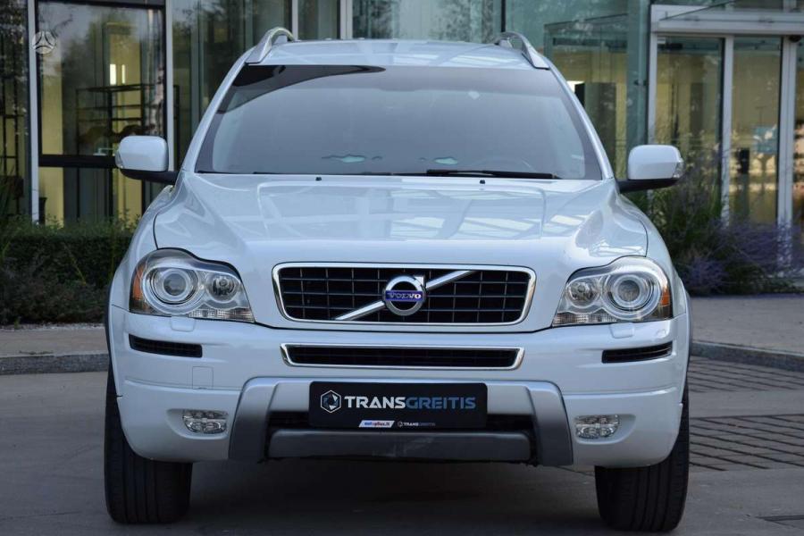 White Volvo XC90 2013 in Vilnius, with an engine capacity of 2.40 L and mileage of 252 thousand km for 11950 €, photo 4 on AUTOMOTO.COM.LV