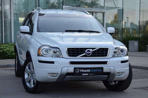 White Volvo XC90 2013 in Vilnius, with an engine capacity of 2.40 L and mileage of 252 thousand km for 11950 €, photo 4 on AUTOMOTO.COM.LV