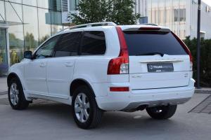 White Volvo XC90 2013 in Vilnius, with an engine capacity of 2.40 L and mileage of 252 thousand km for 11950 €, photo 10 on AUTOMOTO.COM.LV