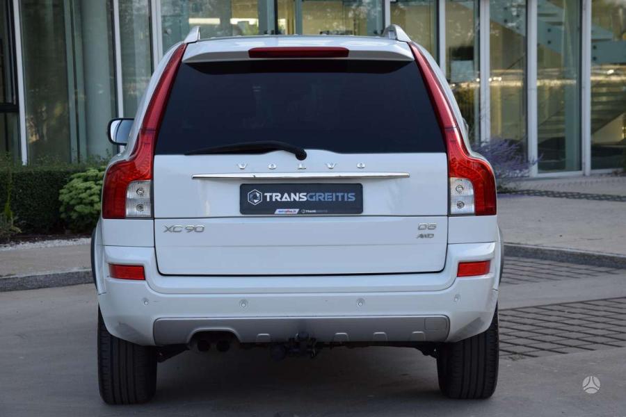 White Volvo XC90 2013 in Vilnius, with an engine capacity of 2.40 L and mileage of 252 thousand km for 11950 €, photo 11 on AUTOMOTO.COM.LV