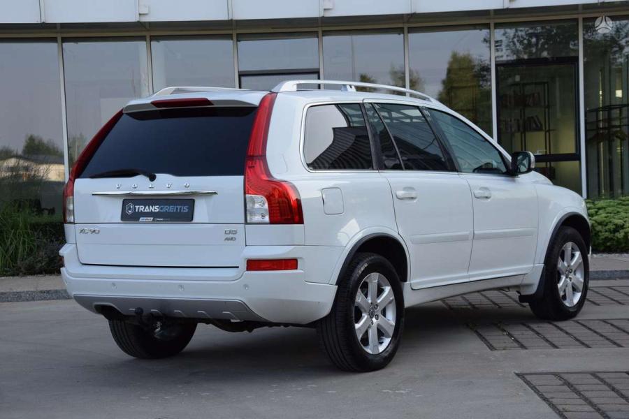 White Volvo XC90 2013 in Vilnius, with an engine capacity of 2.40 L and mileage of 252 thousand km for 11950 €, photo 12 on AUTOMOTO.COM.LV
