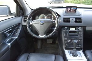 White Volvo XC90 2013 in Vilnius, with an engine capacity of 2.40 L and mileage of 252 thousand km for 11950 €, photo 24 on AUTOMOTO.COM.LV
