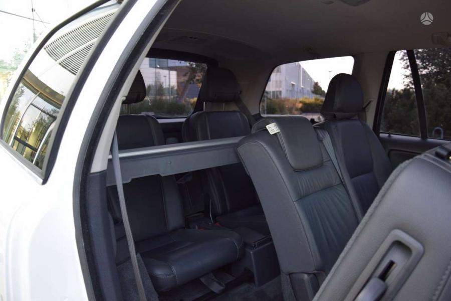 White Volvo XC90 2013 in Vilnius, with an engine capacity of 2.40 L and mileage of 252 thousand km for 11950 €, photo 28 on AUTOMOTO.COM.LV