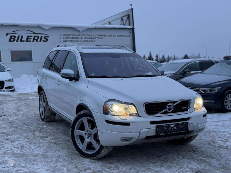 Balts Volvo XC90 2014 Utena, ar dzinēja tilpumu 2.40 L un nobraukumu 290 tūkst. km par 9990 €, foto 1 vietnē AUTOMOTO.COM.LV