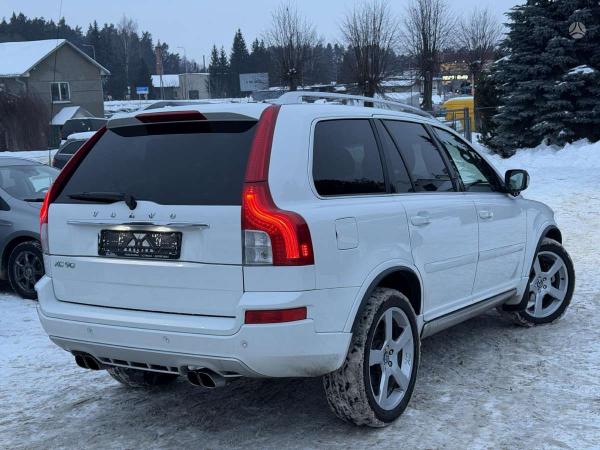 Balts Volvo XC90 2014 Utena, ar dzinēja tilpumu 2.40 L un nobraukumu 290 tūkst. km par 9990 €, foto 2 vietnē AUTOMOTO.COM.LV