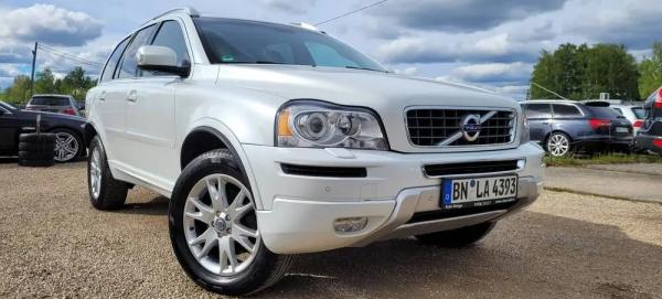 Balts Volvo XC90 2014 Rīga, ar dzinēja tilpumu 2.40 L un nobraukumu 308 tūkst. km par 12990 €, foto 1 vietnē AUTOMOTO.COM.LV