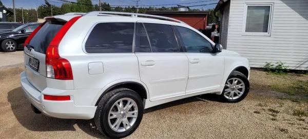 Balts Volvo XC90 2014 Rīga, ar dzinēja tilpumu 2.40 L un nobraukumu 308 tūkst. km par 12990 €, foto 5 vietnē AUTOMOTO.COM.LV