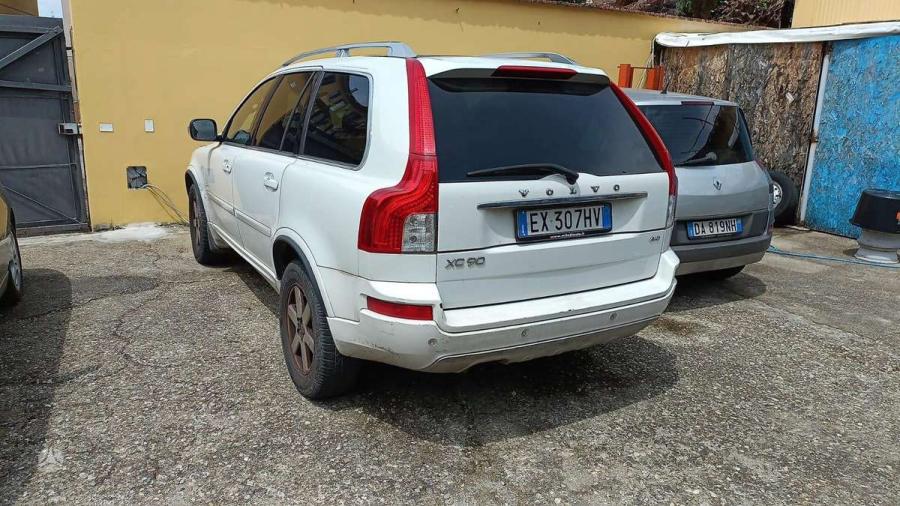 Balts Volvo XC90 2014 Šauļi, ar dzinēja tilpumu 2.40 L un nobraukumu 127 tūkst. km par 6200 €, foto 3 vietnē AUTOMOTO.COM.LV