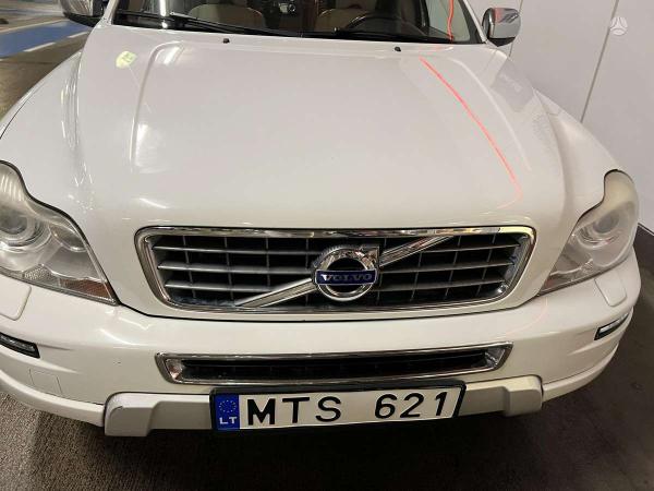 White Volvo XC90 2014 in Vilnius, with an engine capacity of 3.19 L and mileage of 228 thousand km for 13200 €, photo 5 on AUTOMOTO.COM.LV
