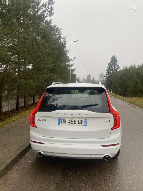 White Volvo XC90 2015 in Taurage, with an engine capacity of 1.97 L and mileage of 236 thousand km for 16199 €, photo 4 on AUTOMOTO.COM.LV