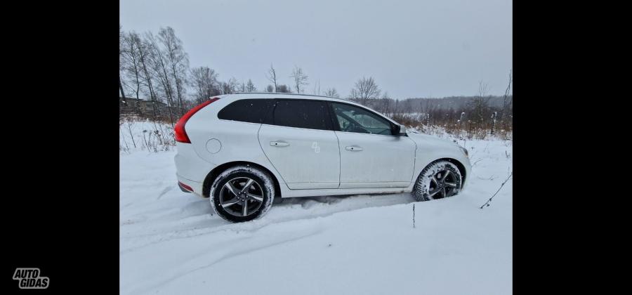 White Volvo XC90 2015 in Vilnius, with an engine capacity of 2.40 L and mileage of 451 thousand km for 13999 €, photo 7 on AUTOMOTO.COM.LV