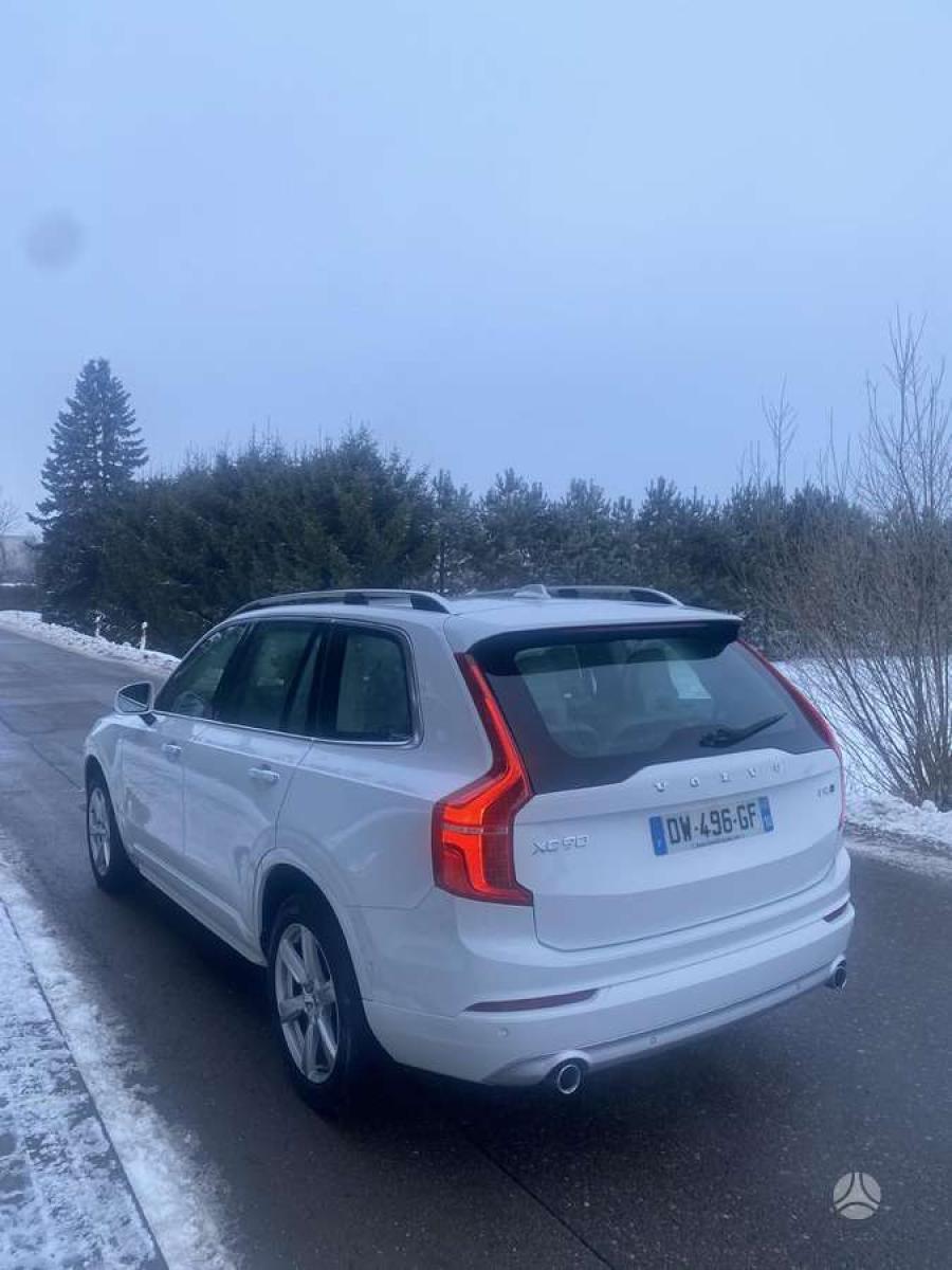 White Volvo XC90 2015 in Taurage, with an engine capacity of 1.97 L and mileage of 236 thousand km for 16400 €, photo 4 on AUTOMOTO.COM.LV