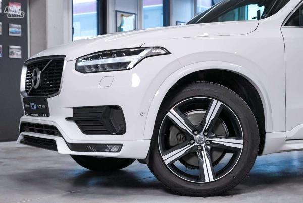 White Volvo XC90 2015 in Marijampole, with an engine capacity of 2.00 L and mileage of 289 thousand km for 19950 €, photo 7 on AUTOMOTO.COM.LV