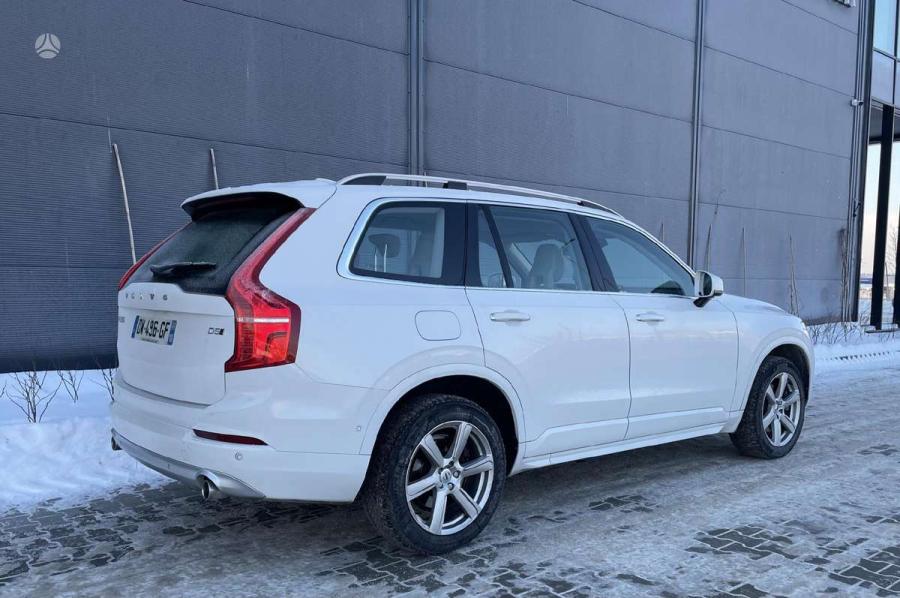 White Volvo XC90 2015 in Vilnius, with an engine capacity of 1.97 L and mileage of 236 thousand km for 16950 €, photo 4 on AUTOMOTO.COM.LV