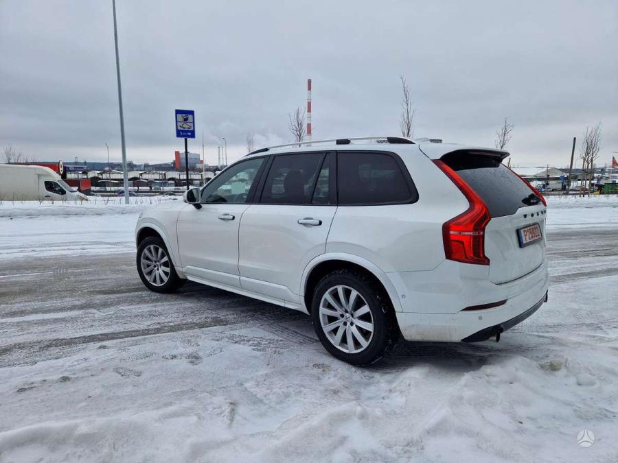 White Volvo XC90 2015 in Vilnius, with an engine capacity of 1.97 L and mileage of 233 thousand km for 20900 €, photo 3 on AUTOMOTO.COM.LV