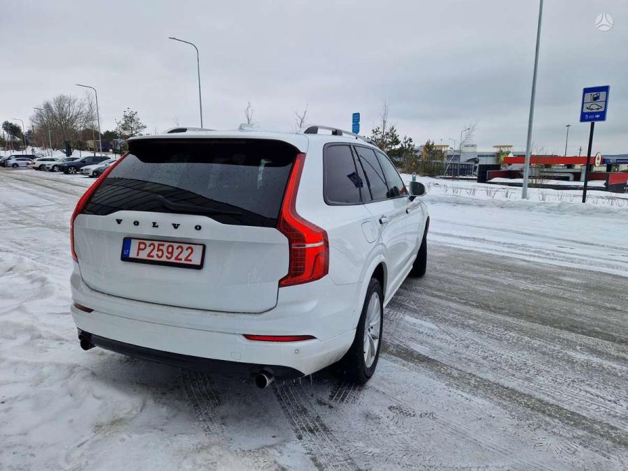 White Volvo XC90 2015 in Vilnius, with an engine capacity of 1.97 L and mileage of 233 thousand km for 20900 €, photo 5 on AUTOMOTO.COM.LV