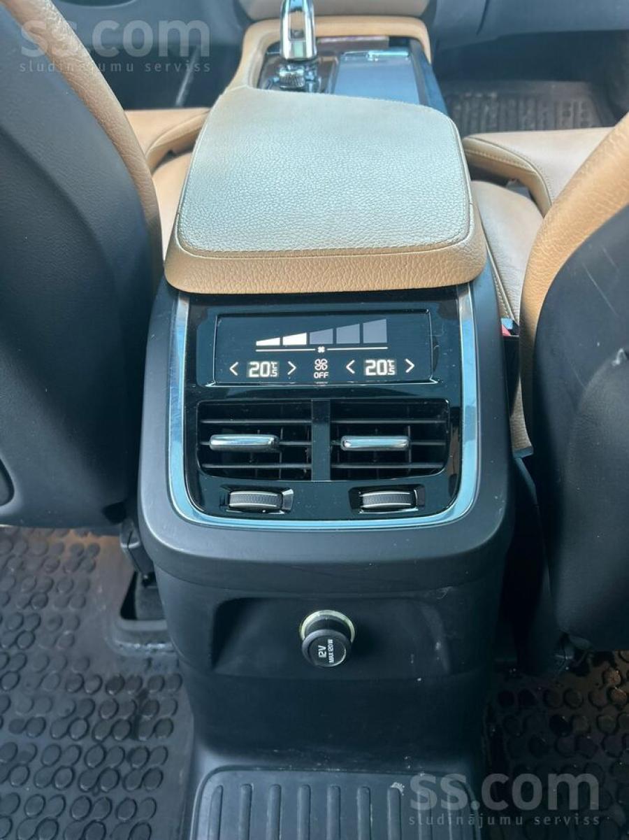 Balts Volvo XC90 2015 Rīga, ar dzinēja tilpumu 2.00 L un nobraukumu 261 tūkst. km par 22000 €, foto 11 vietnē AUTOMOTO.COM.LV