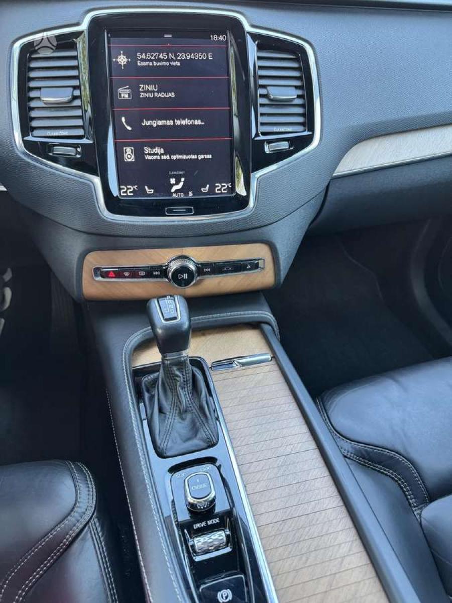 Balts Volvo XC90 2015 Prienai, ar dzinēja tilpumu 1.97 L un nobraukumu 260 tūkst. km par 18600 €, foto 20 vietnē AUTOMOTO.COM.LV
