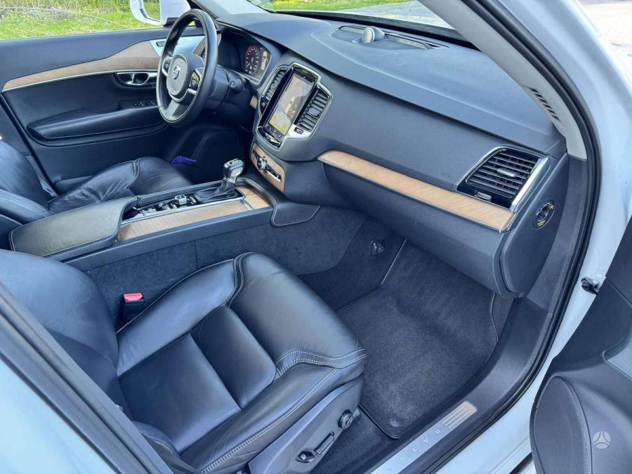 Balts Volvo XC90 2015 Prienai, ar dzinēja tilpumu 1.97 L un nobraukumu 260 tūkst. km par 18600 €, foto 12 vietnē AUTOMOTO.COM.LV